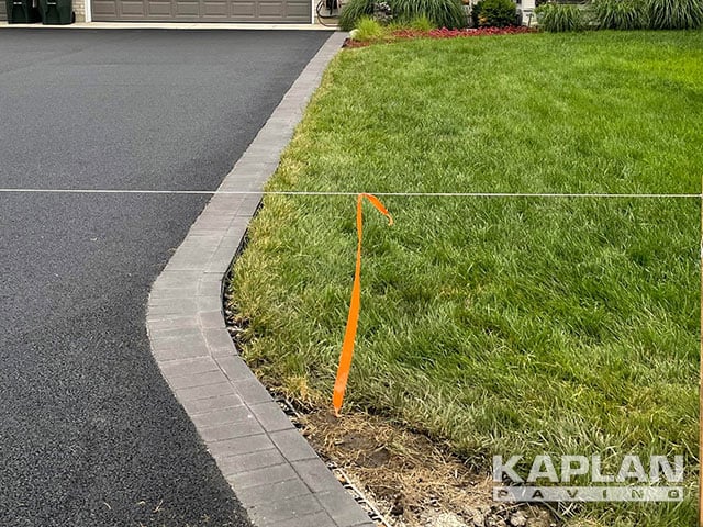 Edge Driveway And Walkways We Hired A Landscaping Company To Add A