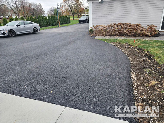 Asphalt Driveway Inverness, IL - Kaplan Paving